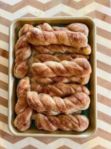 Sourdough Sugar Cinnamon Twist – Easy Recipes